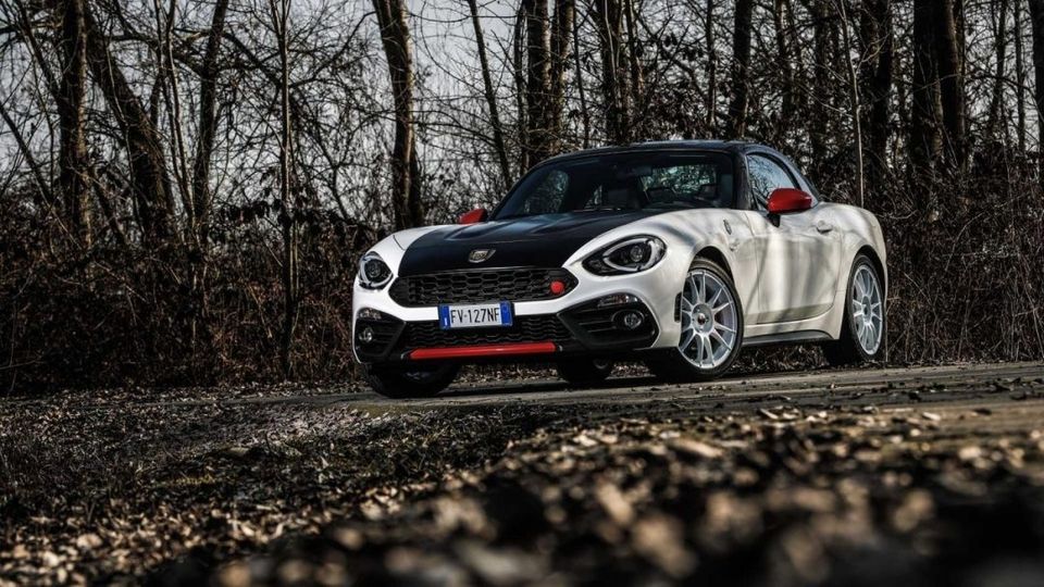 Abarth 124 Spider : une édition spéciale Rallye R-GT - Le Mag Auto Prestige